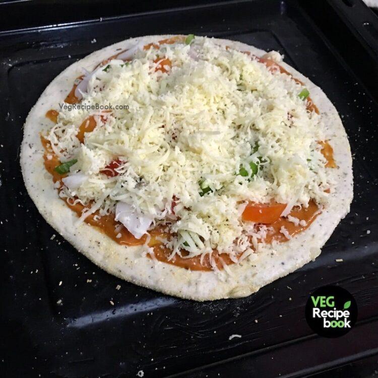 Dominos Veg Pizza Recipe | Vegetable Pizza - The Garus Kitchen