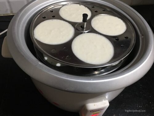 Rava Idli Recipe | Suji/Sooji Idli Recipe - The Garus Kitchen