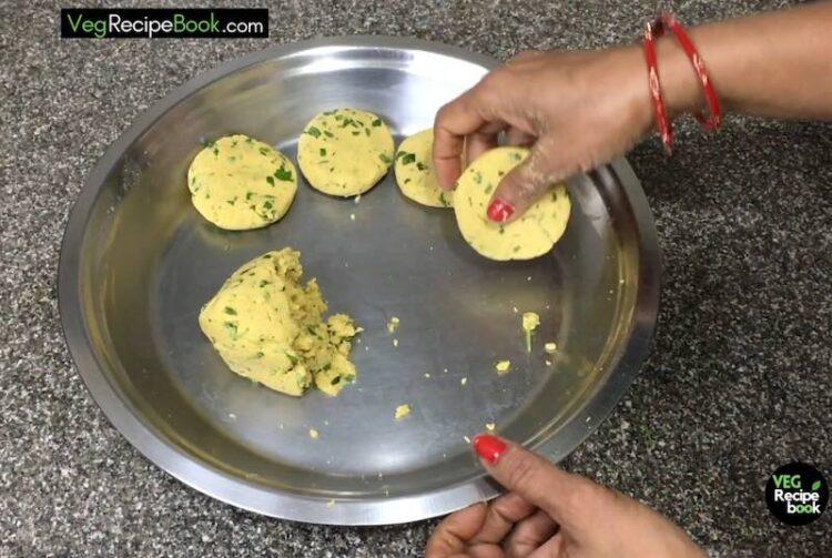 Methi Makki Roti Recipe | Methi Makka Roti - The Garus Kitchen