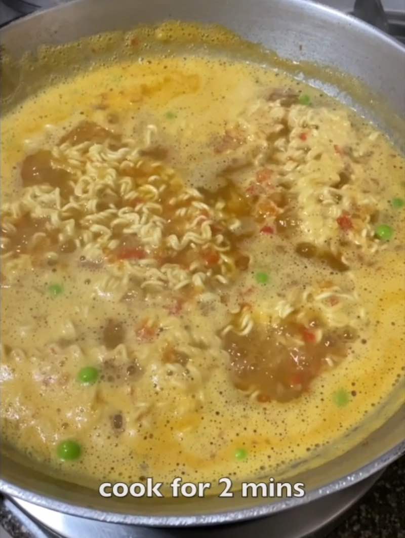 Veg Maggi Recipe | Vegetable Masala Maggi - The Garus Kitchen