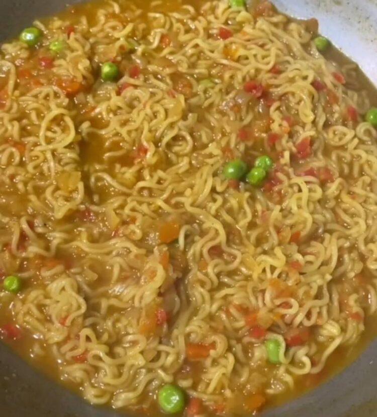 Veg Maggi Recipe | Vegetable Masala Maggi - The Garus Kitchen