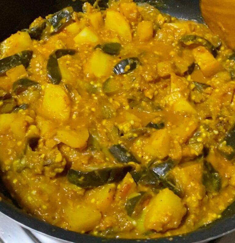 Aloo Baingan Sabji Recipe | Potato Brinjal Sabzi Recipe - The Garus Kitchen